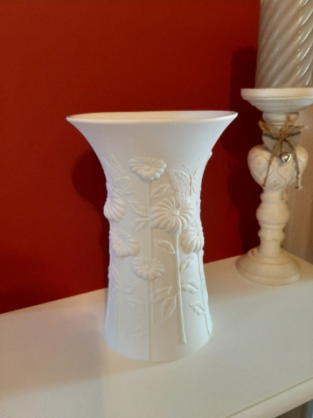 AK Kaiser Vase weiß Biskuit Porzellan M.Frey |Nice Deko